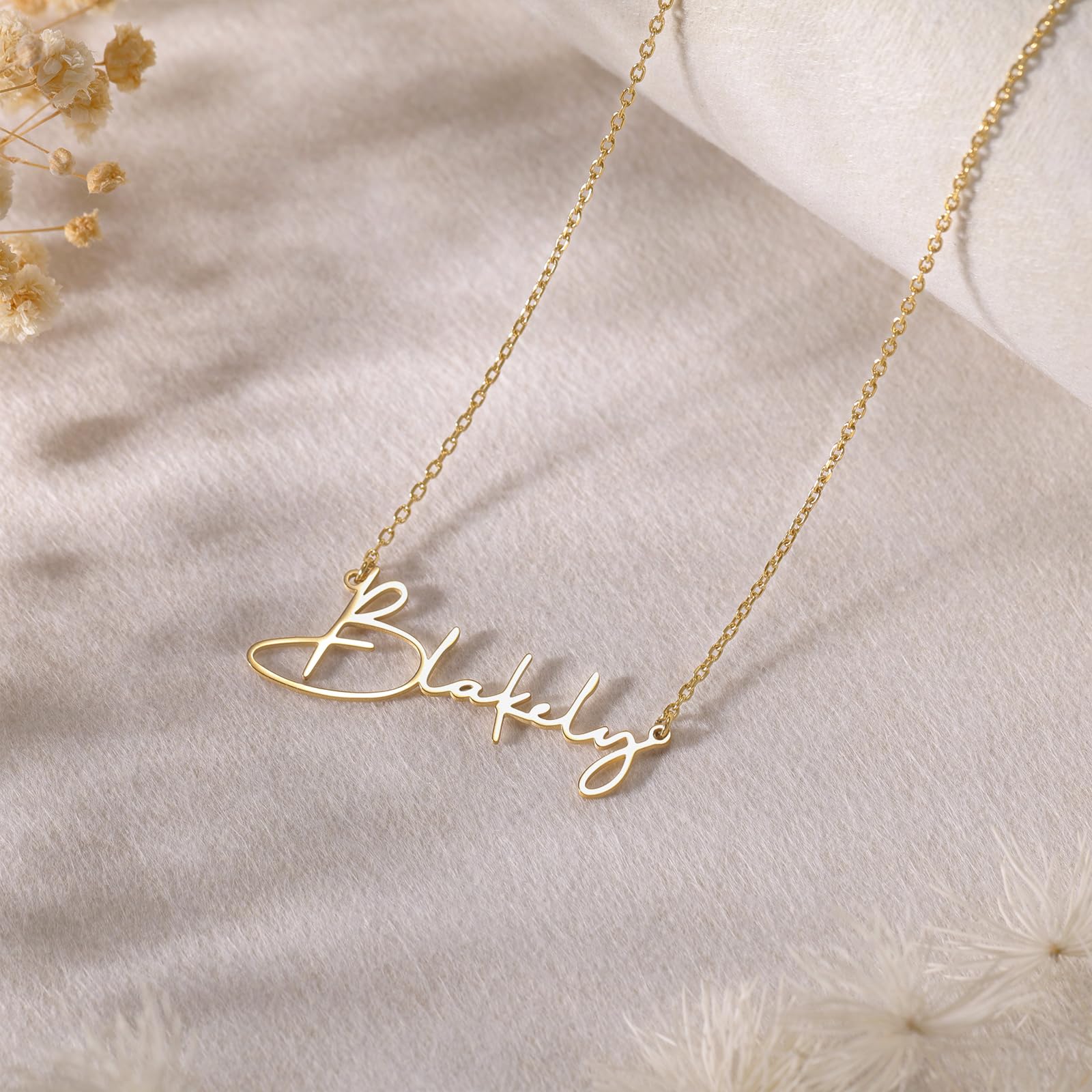 Yofair Custom Name Necklace Personalized 18K Gold Plated Nameplate Pendant Gift for Women