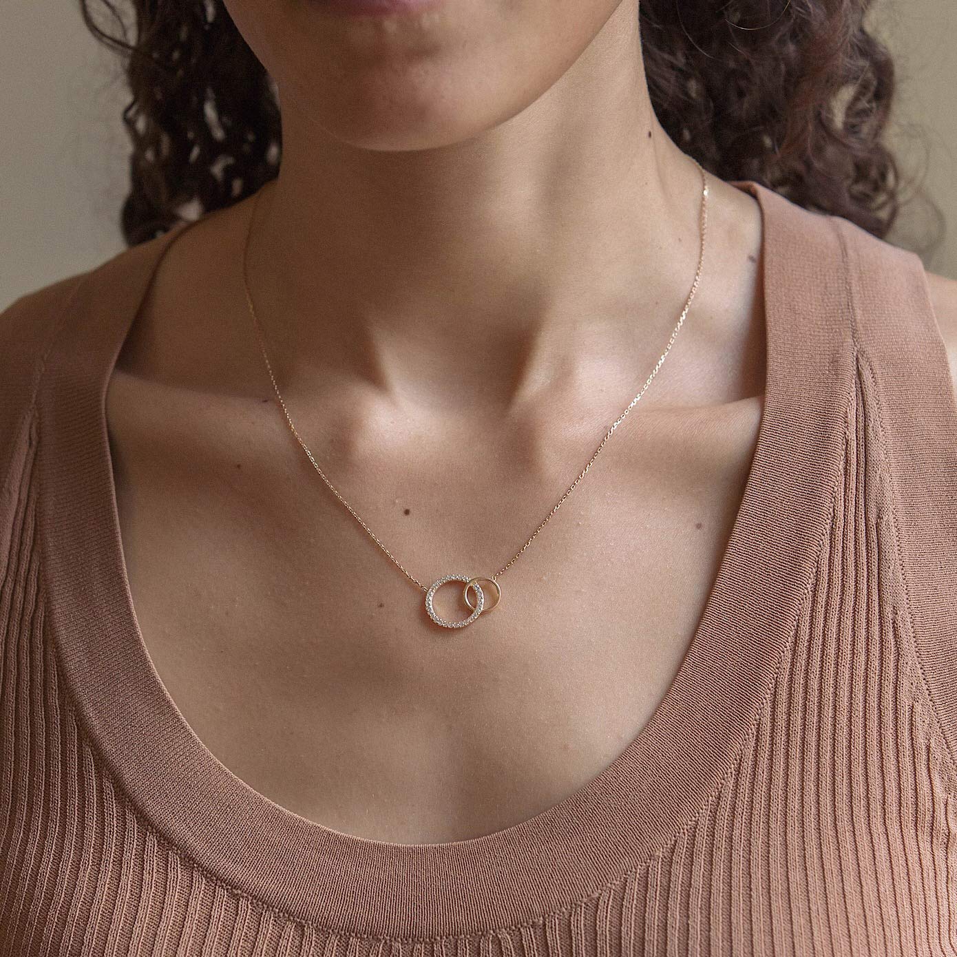 A+O Gifts for Mom, Mother Daughter Gift - Interlocking Circle Necklace in Rose Gold Vermeil