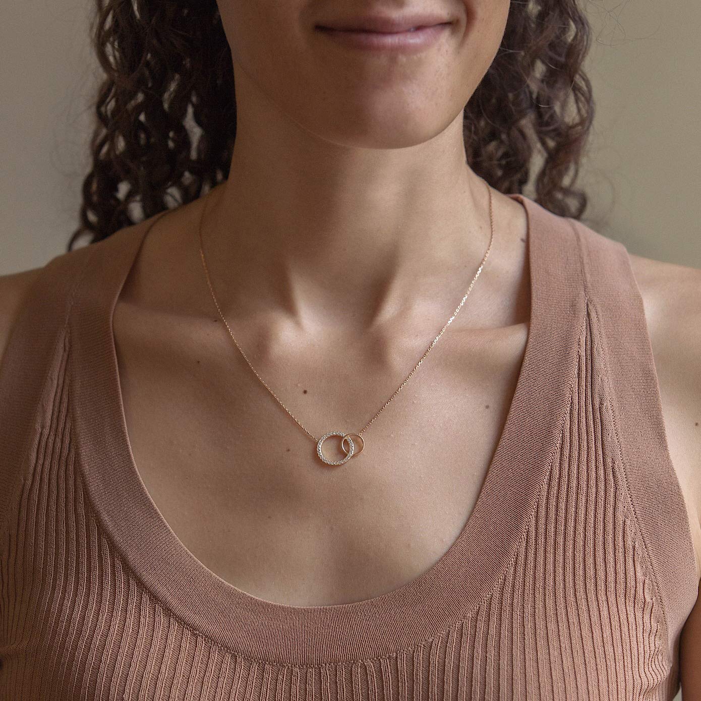 A+O Gifts for Mom, Mother Daughter Gift - Interlocking Circle Necklace in Rose Gold Vermeil