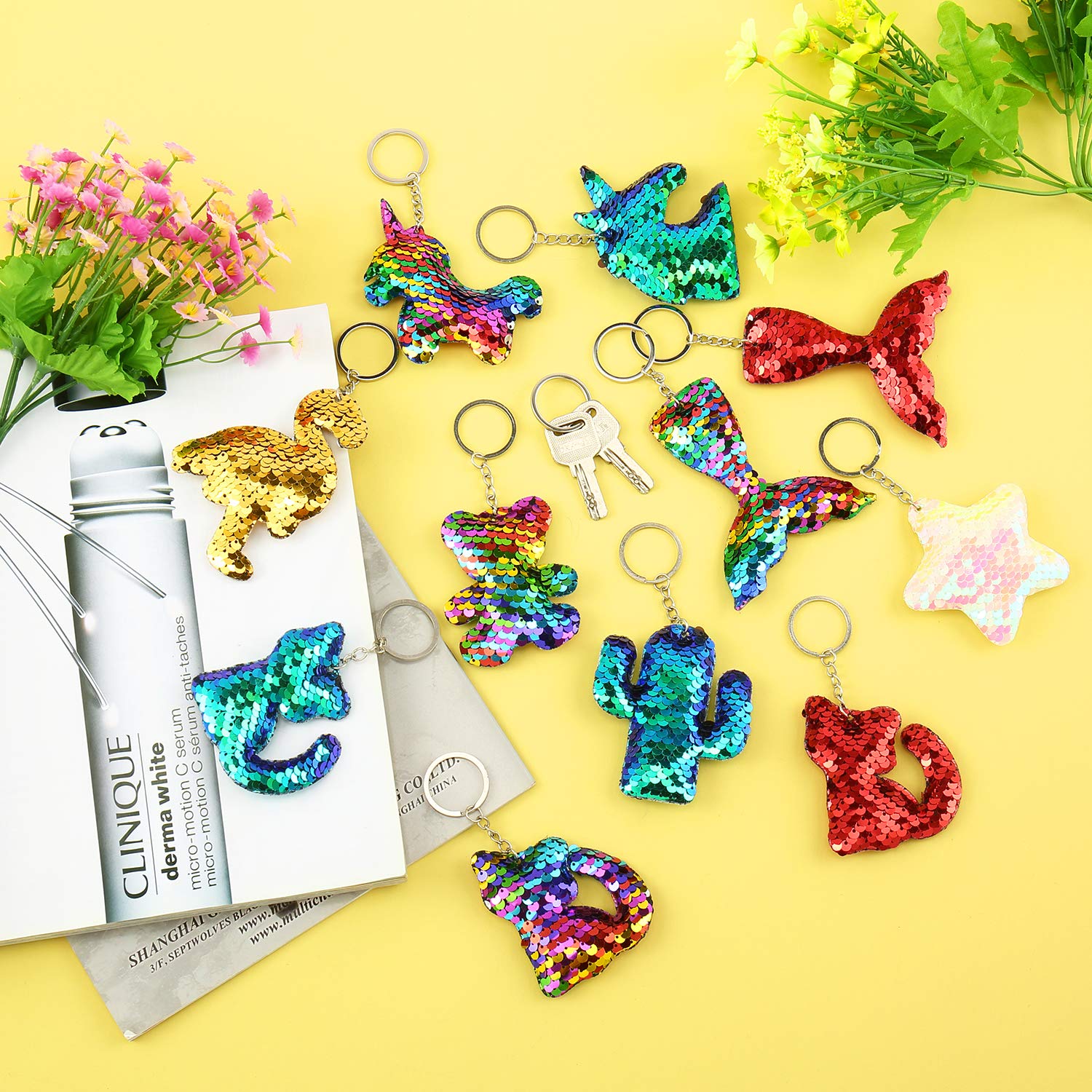 Trounistro 40 Pieces Sequin Keychain Hanging Key Chain with Mermaid Tail Unicorn Pony Cat Star Flamingo Cub Cactus Shape keychains for Kids Girls Party favor - 8 Styles