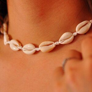 Qceasiy Sea Shell Necklace Choker For Women Summer Beach Natural Cowrie Shell Necklace(Begie Rope)