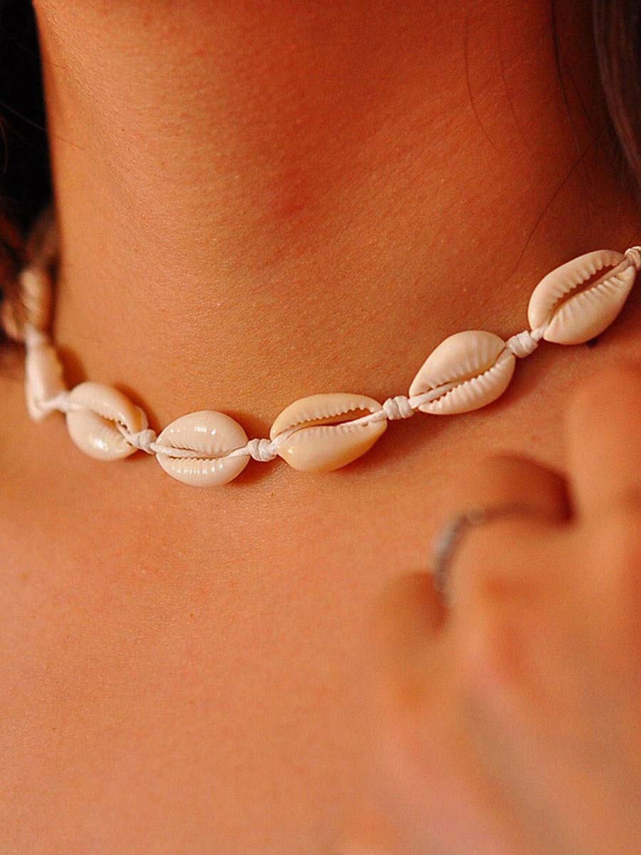 Qceasiy Sea Shell Necklace Choker For Women Summer Beach Natural Cowrie Shell Necklace(Begie Rope)