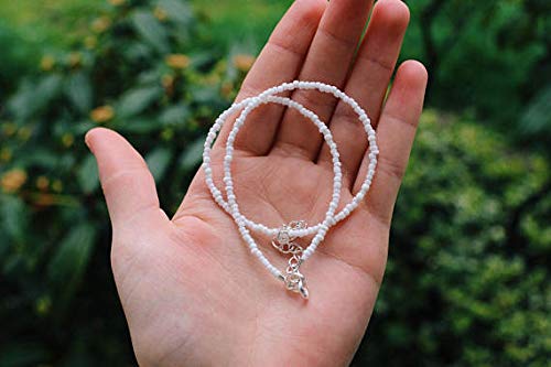 Qiuseadu Puka Shell Necklace Hawaiian White Turquoise Bead Choker Beach Necklace for Women (White Bead)