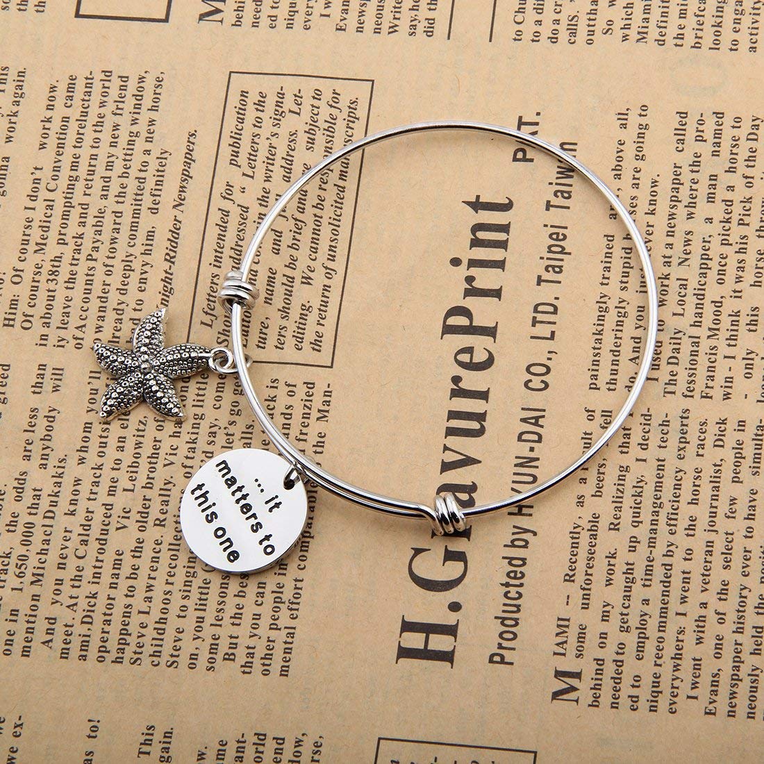 Zuo Bao Starfish Jewelry It Matters To This One Be Brave Be Yourself Inspirational Bracelet Gifts For Social Worker (starfish bangle S)