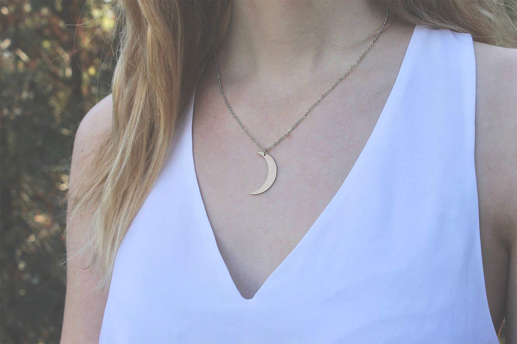 Glimmerst Crescent Moon Necklace, 18K Gold Plated Stainless Steel Crescent Moon Pendant Necklace Delicate Dainty Crescent Necklace for Women