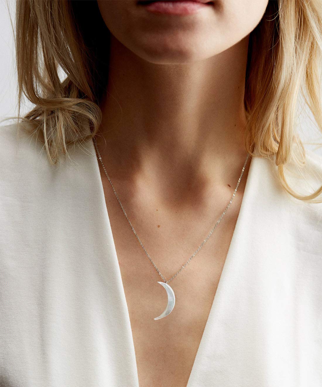 Glimmerst Crescent Moon Necklace, 18K Gold Plated Stainless Steel Crescent Moon Pendant Necklace Delicate Dainty Crescent Necklace for Women