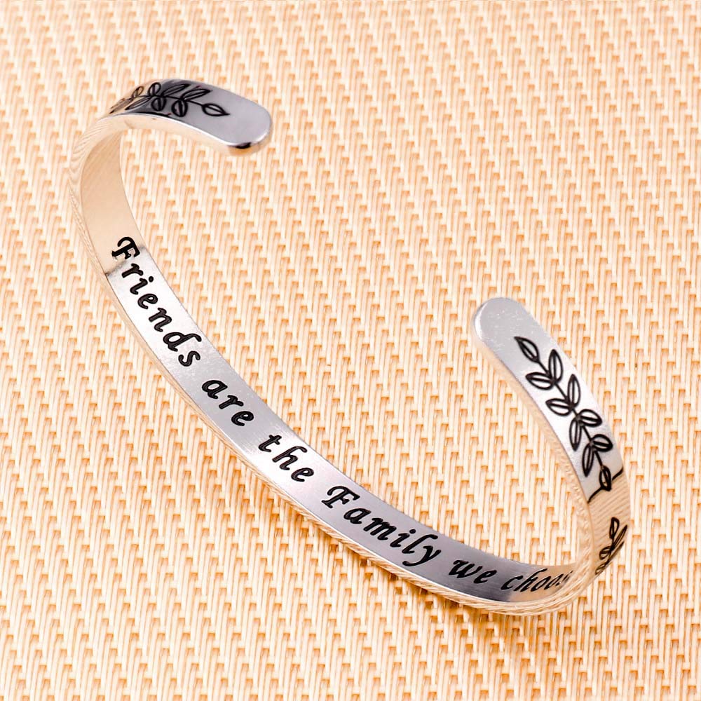 Friends are Family We Choose Bracelet - Friendship Bracelet Christmas Jewelry for Friend, Long Distance Friendship Gifts for Women Friend Female Her BFF Birthday, Mothers Day Present Gift for Friends