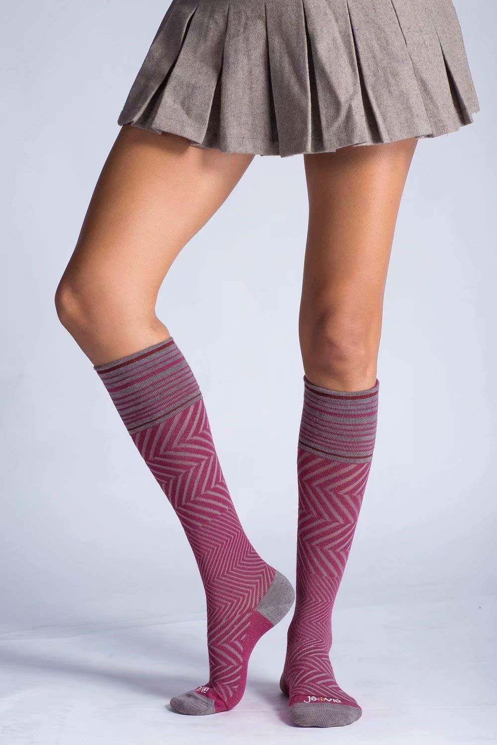 ja vie JAVIE 76% Merino Wool Graduated Compression Socks for Women & Men (15-20mmHg) Fuchsia