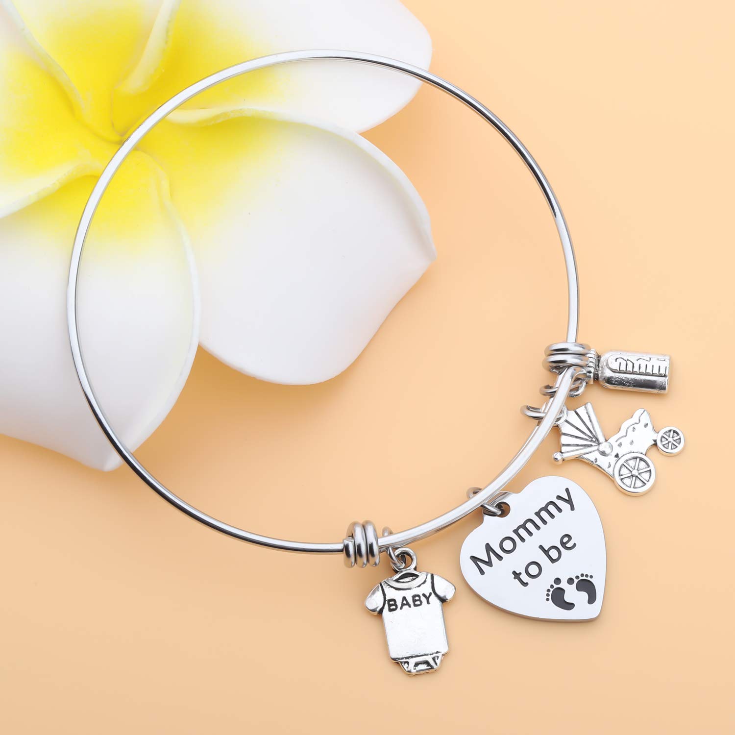 CHOORO Mommy to Be Bracelet Expectant Mother Bracelet New Mom Gift Pregnancy Announcement Gift for Mother-to-be (Heart Mommy to be bb)