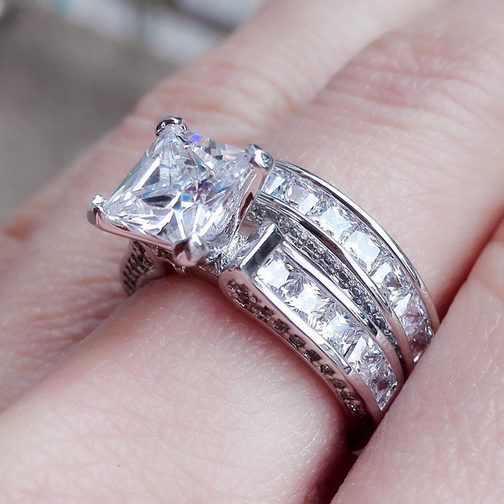 Luxury and Shining 2-in-1 Womens Vintage White Diamond Silver Engagement Wedding Band Ring Set