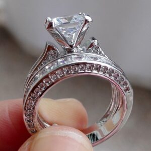 luxury and shining 2-in-1 womens vintage white diamond silver engagement wedding band ring set