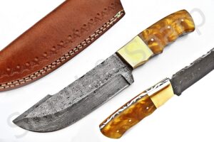 smart & sharp custom handmade damascus steel hunting knife/skinning knife aa-17235 (beautiful yellow & brown resin)