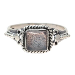 novica artisan handmade labradorite cocktail ring square crafted india sterling silver gemstone [crownbezel 0.3 in l x 0.8 in w x 0.2 in h band width 3 mm w] ' misty depths'