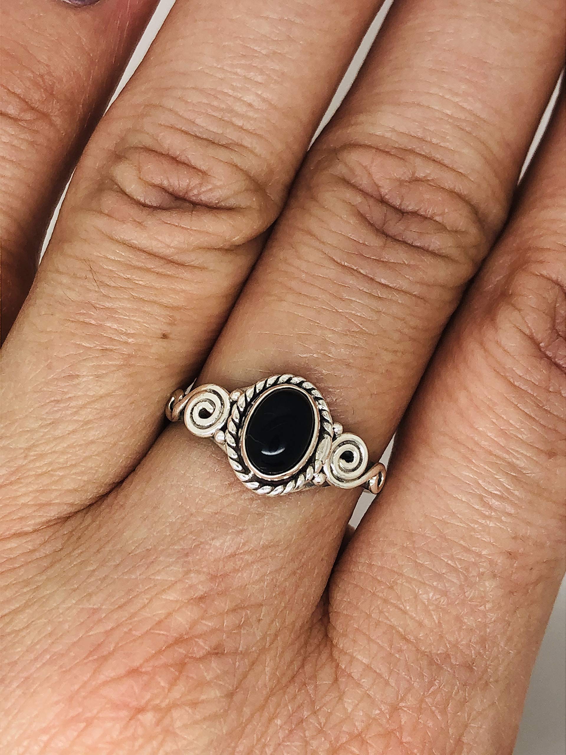 Oval Black Onyx Spiral Sides Small Ring 925 Sterling Silver Vintage Tribal Gipsy Boho (8)