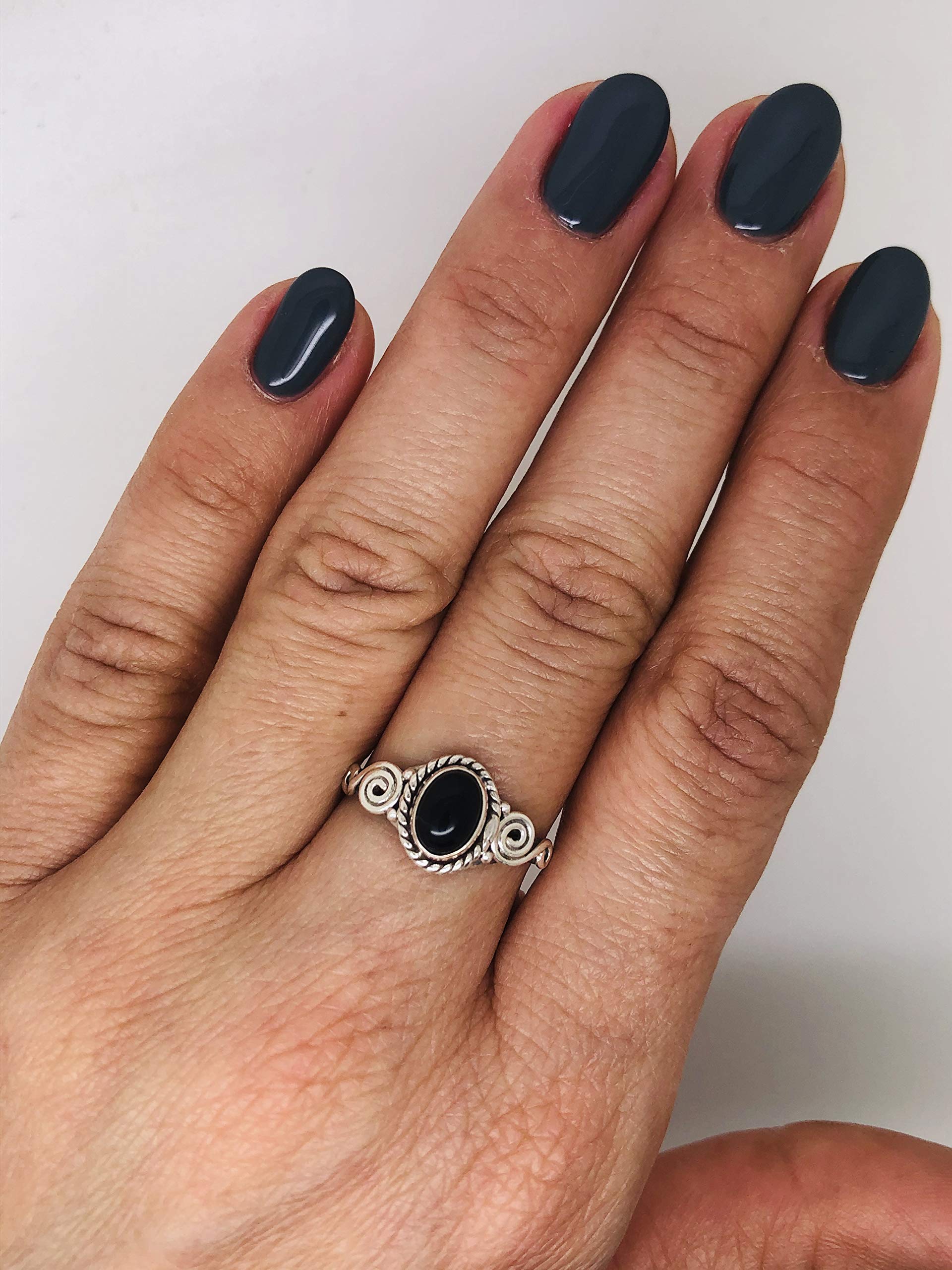 Oval Black Onyx Spiral Sides Small Ring 925 Sterling Silver Vintage Tribal Gipsy Boho (8)