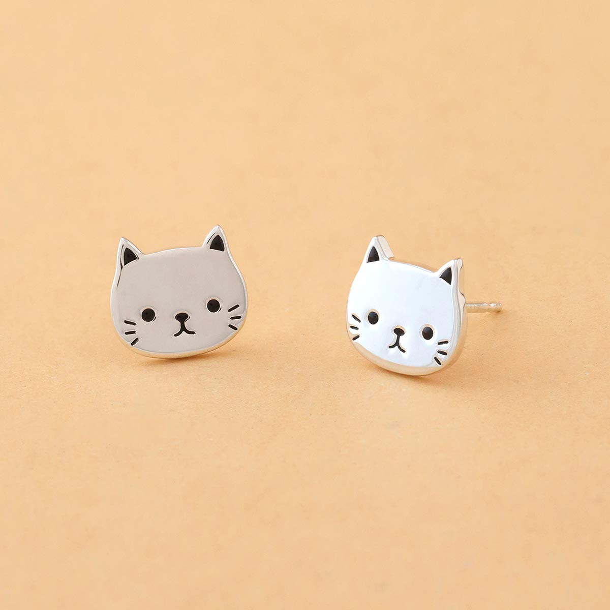 Boma Jewelry Sterling Silver Cute Cat with Black Resin Stud Earrings