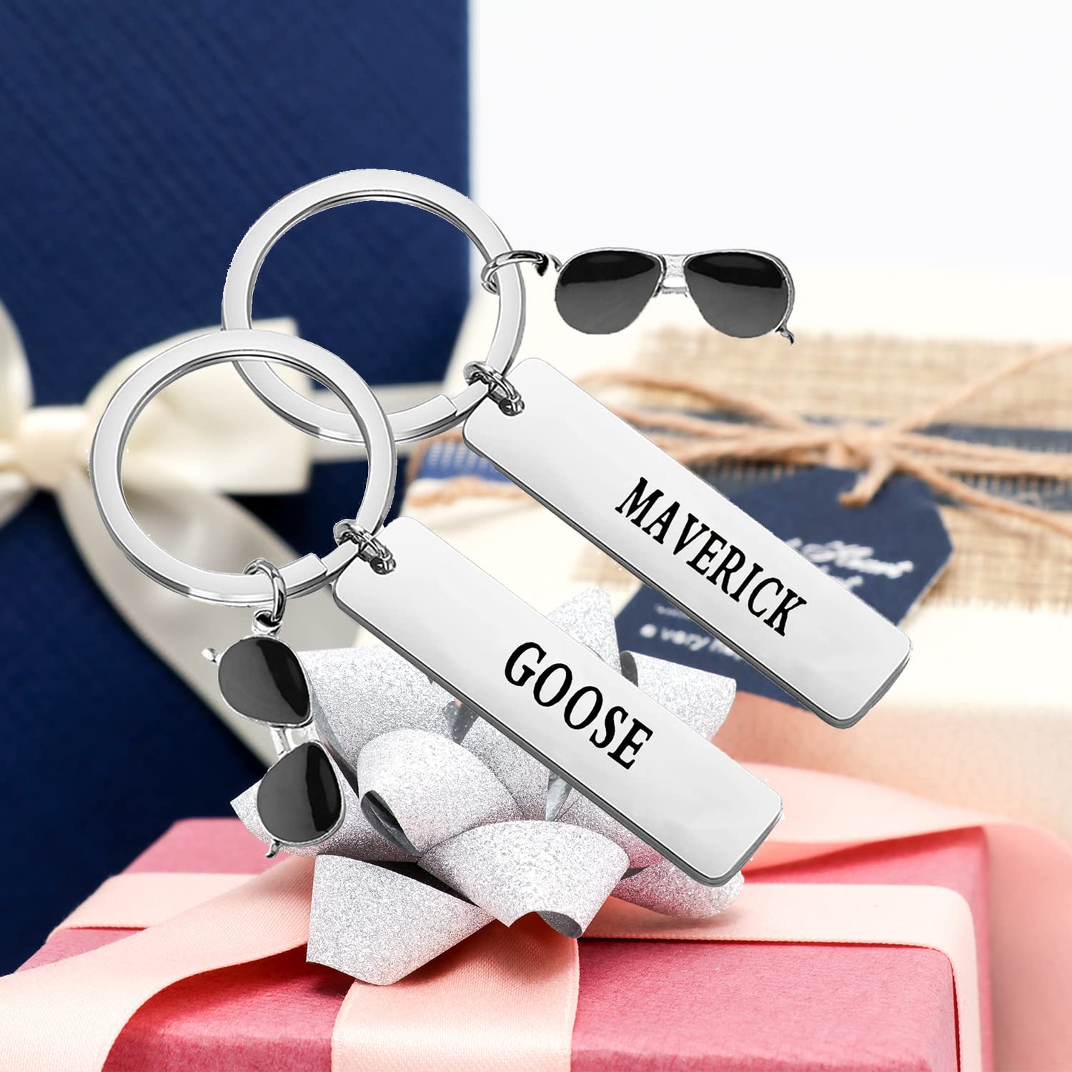 CHOORO Set of 2 Best Friend Keychain Set BFF Jewelry Fans Gift(M&G Set Keychain)