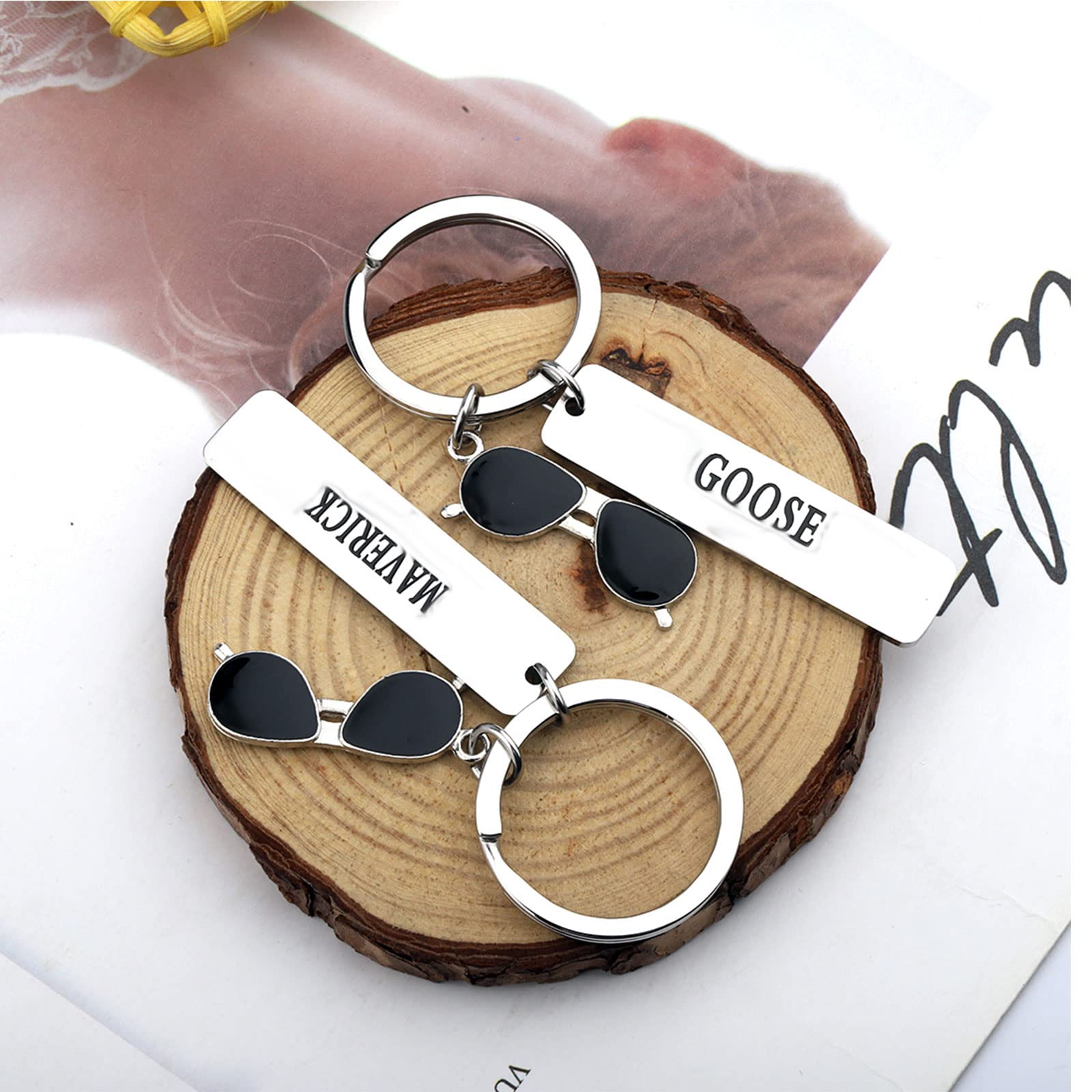 CHOORO Set of 2 Best Friend Keychain Set BFF Jewelry Fans Gift(M&G Set Keychain)