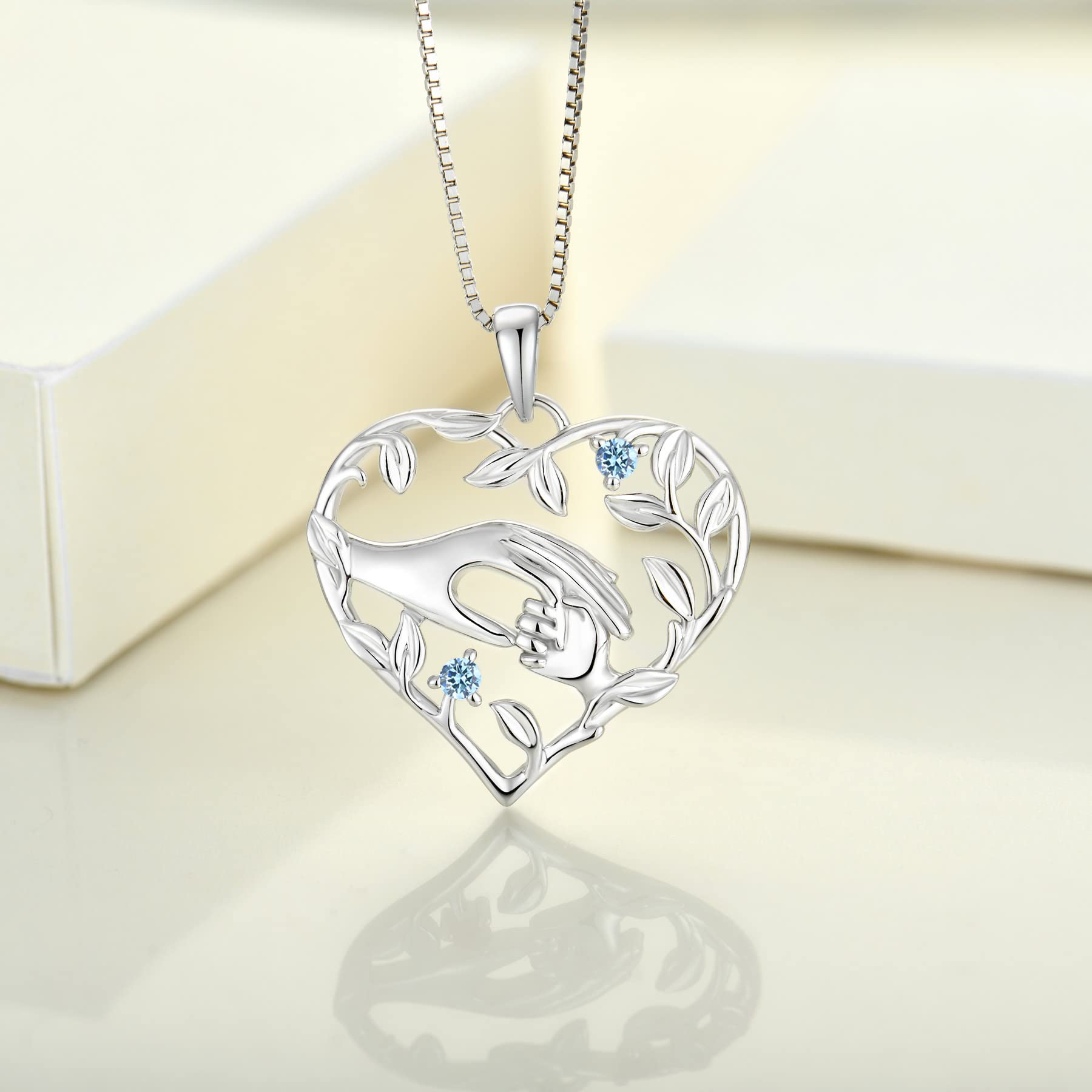 YL Mother Necklace Sterling Silver Mum Daughter Pendant Created Aquamarine Mum Hold Child's Hand Heart Necklace Gifts for Moms