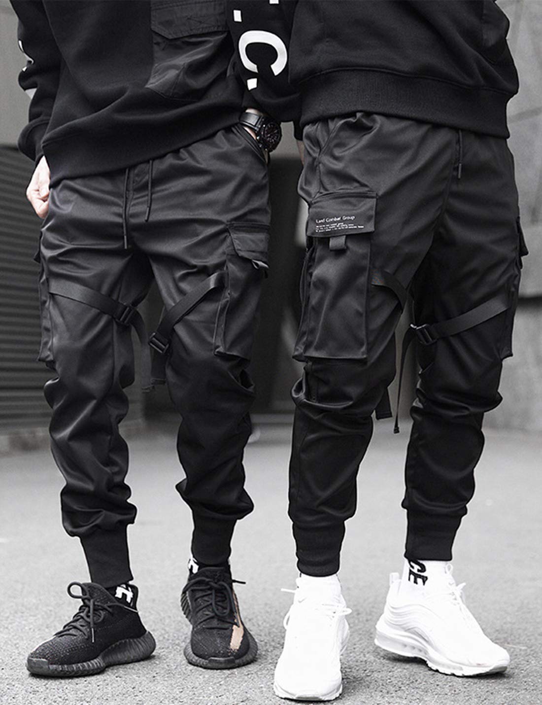 PAODIKUAI Men Techwear Matte Black Jogger Pants Relaxed Fit Streetwear Pants with 6 Pockets (Black, Medium)