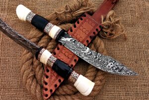 huntex unique custom handmade hand-forged ladder pattern damascus steel 12 inch long full tang buffalo horn handle razor sharp hunting camping spay point slicer knife with genuine leather sheath