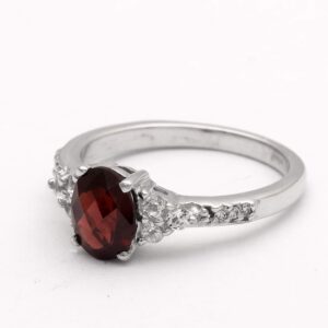 925 Sterling Silver Oval Cut Garnet Gemstone Side stone Dainty Solitaire Ring (6)