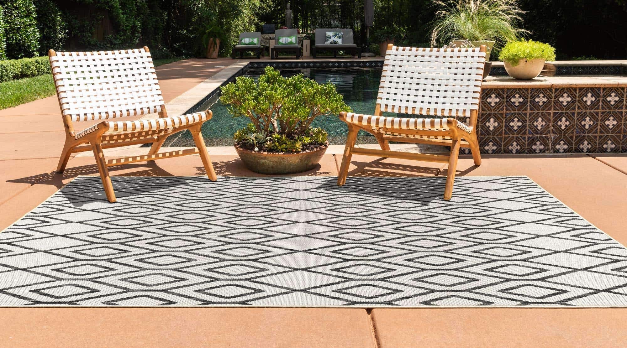 Jill Zarin Outdoor Collection Area Rug - Turks and Caicos (4' x 6' Rectangle Ivory/Black)