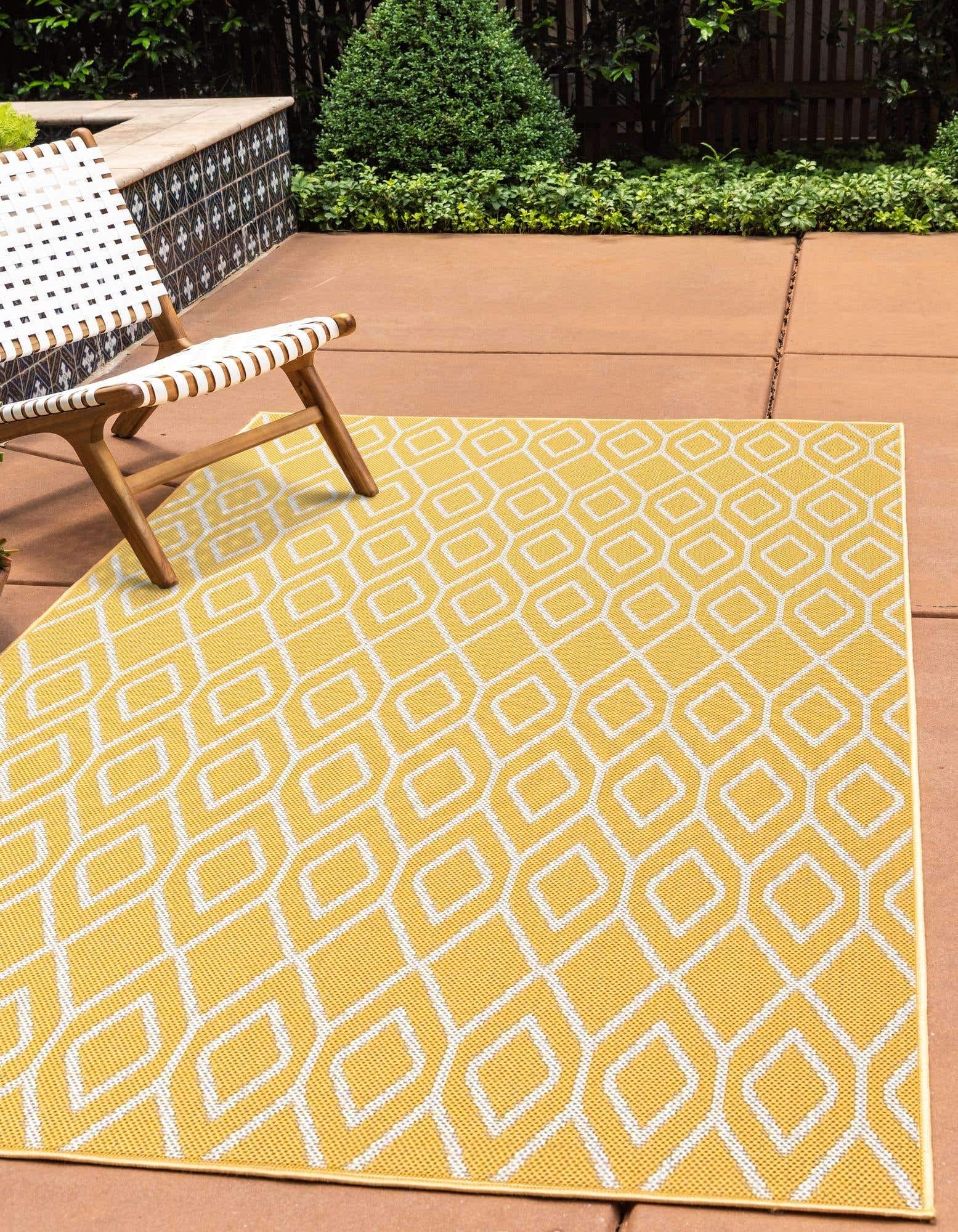 Jill Zarin Outdoor Collection Area Rug - Turks and Caicos (5' 3" x 8' Rectangle Yellow Ivory/Ivory)