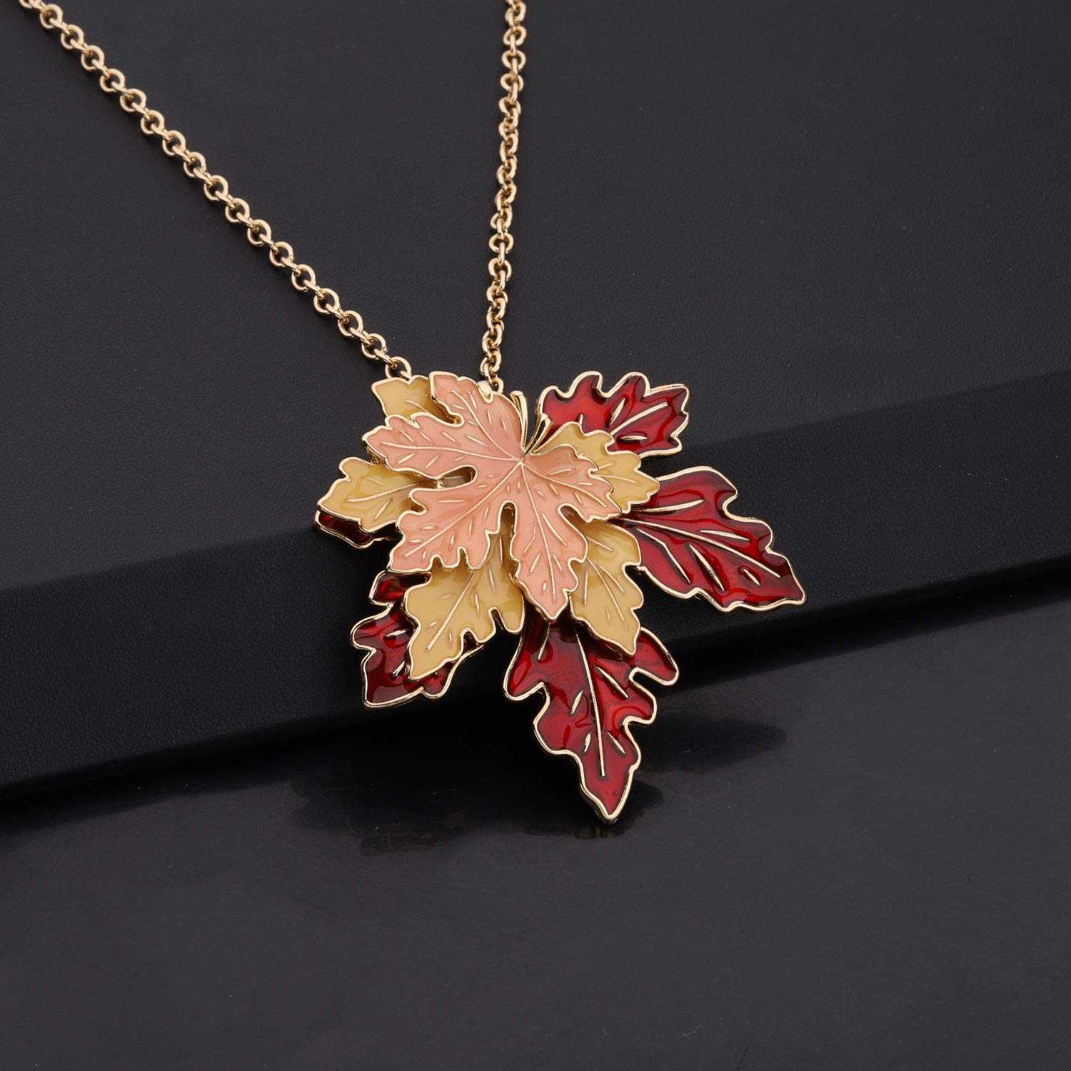 LQRI Maple Leaf Necklace Tri-Color Metal Maple Leaf Pendant Women Long Necklace Canadian Maple Leaves Clothing Accessories