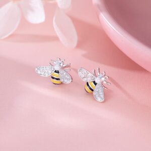 Reffeer 925 Sterling Silver Cute Bee Earrings Stud for Women Teens Girls Bee Studs Earrings Small Freshwater Pearl Earrings (A-Silver)