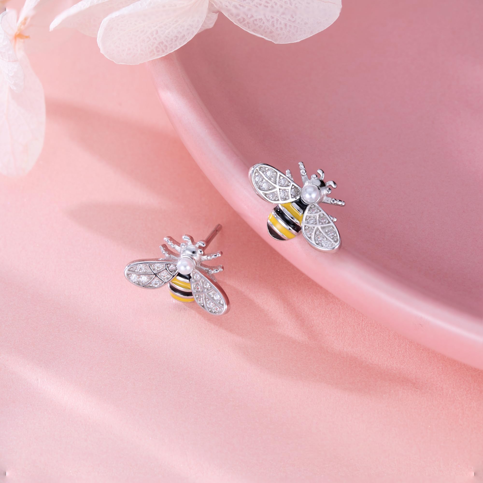 Reffeer 925 Sterling Silver Cute Bee Earrings Stud for Women Teens Girls Bee Studs Earrings Small Freshwater Pearl Earrings (A-Silver)