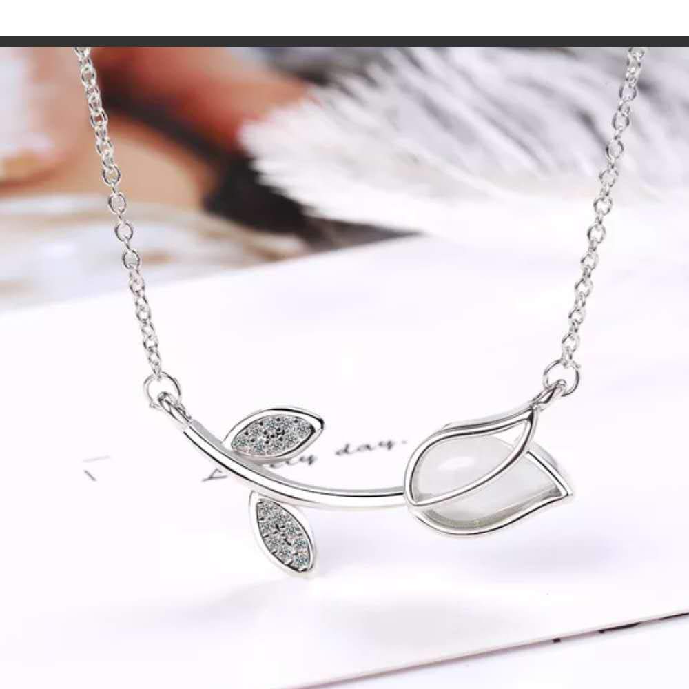 Tafeily Tulip Necklace Plated Silver Necklace Tulip Flower Necklace for Women and Girls (silver)