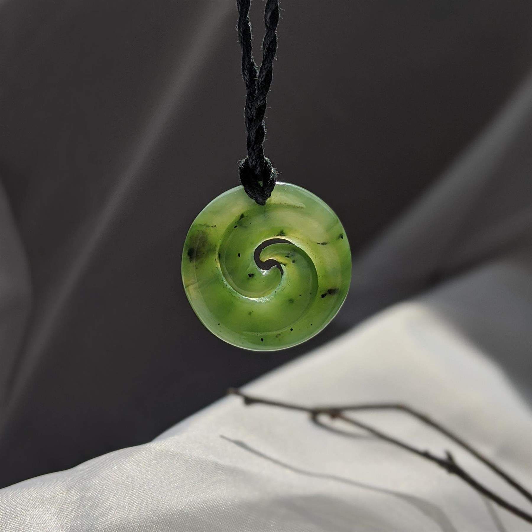 81stgeneration Women's Men's Carved Nephrite Jade Greenstone Maori Double Koru Pendant Necklace