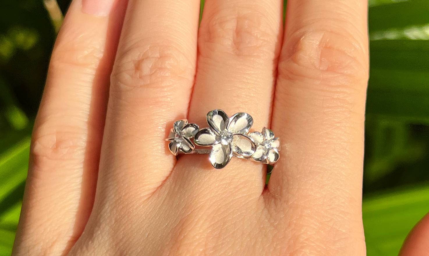 Aloha Jewelry Company Sterling Silver CZ Hawaiian Triple Plumeria Flower Ring (9)