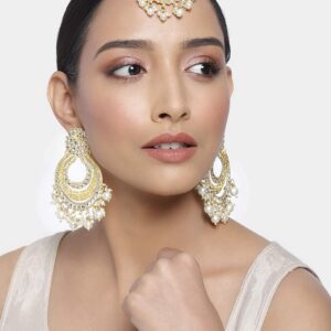 I Jewels 18K Gold Plated Indian Wedding Bollywood Matte Finish Kundan & Faux Pearl Bridal Chandbali Earrings with Maang Tikka Set for Women (TE2860FL)