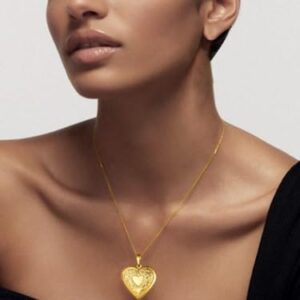 Gold Heart Lockets for Women, 18K Gold Plated Love Locket Necklace That Holds Pictures with 22 Inch Chain for Her Loving Jewelry