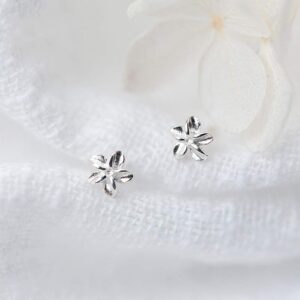 Flower Nose Rings Studs 22 Gauge Body Piercing Jewelry for Women S925 Sterling Silver Tiny Plumeria Cute Ball Bead Labret Screw Nose Stud Post Pin Hypoallgenic Dainty Body Jewelry