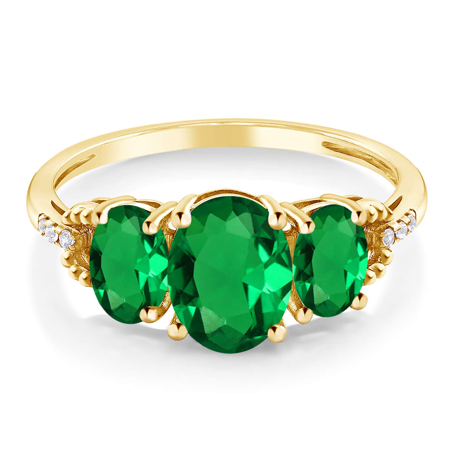 Gem Stone King 10K Yellow Gold Green Simulated Emerald and Diamond Accent 3-Stone Engagement Ring | 1.59 Cttw | 3 Stone Wedding Anniversary Gold Promise Ring For Women (Size 8)