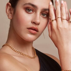 Gold Layered Necklaces for Women, 14K Gold Plated Cuban Link Chain Choker Necklaces Toggle Necklace Dainty Black Crystal Square Pendant Necklace Boho Style Jewelry Gold Layered Necklaces for Women