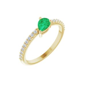 solid 14k yellow gold solitaire created emerald and 1/6 cttw diamond ring band (width = 5.3mm) - size 6.5