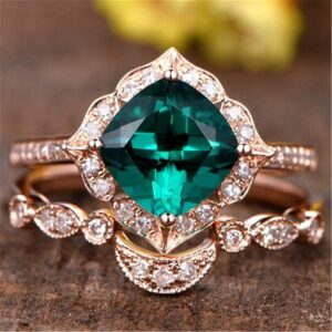 WANGYUSHENG Rose Gold Tone Cushion Emerald CZ Engagement Rings for Women Cubic Zirconia Promise Halo Engagement Ring Set (US Size 9)