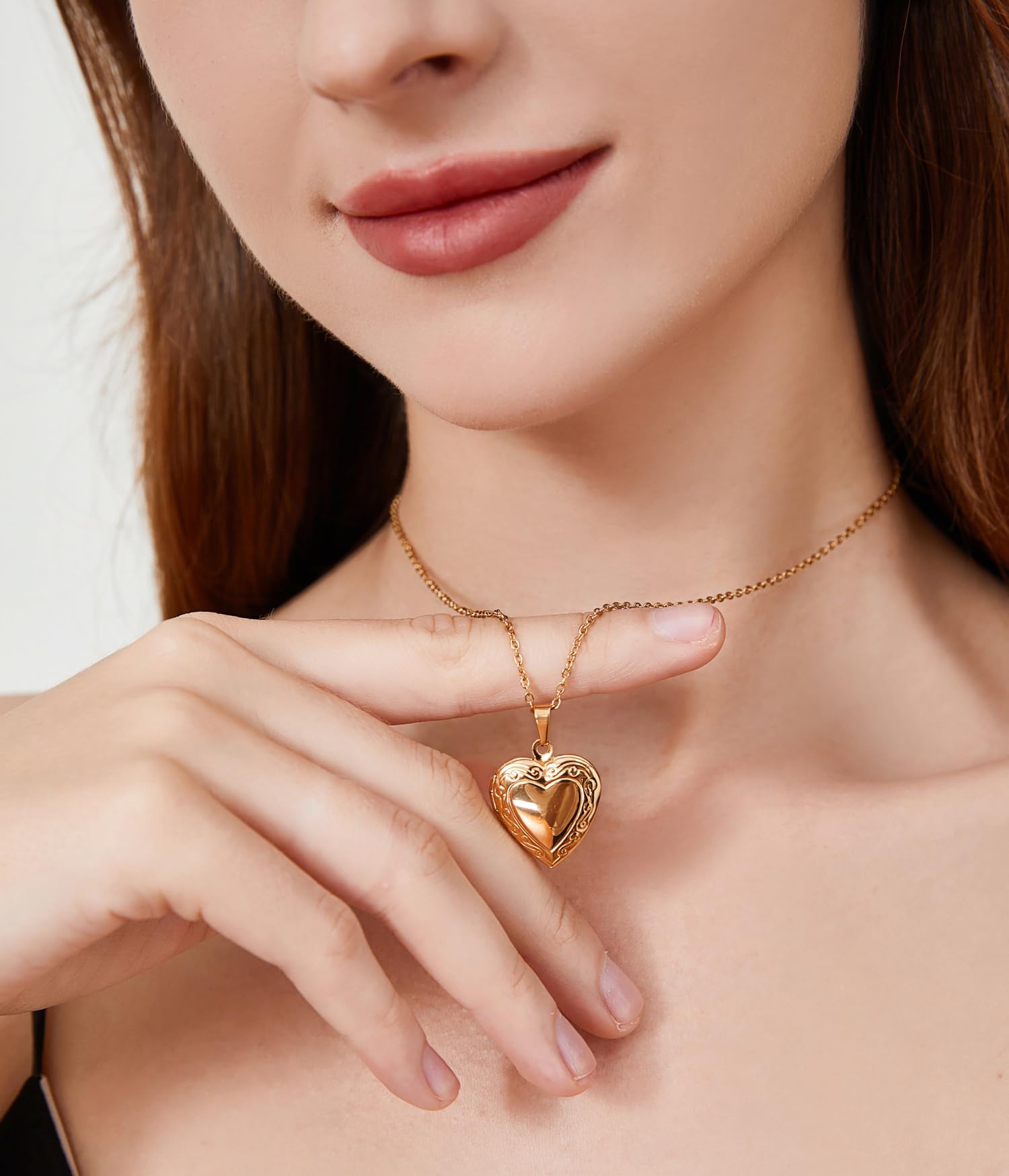 Womens Locket Necklace 18K Gold Photo Necklace Heart Necklace Gold Locket Necklaces for Women