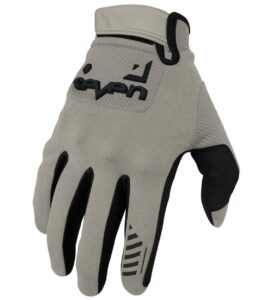 seven endure avid glove (sand, medium)