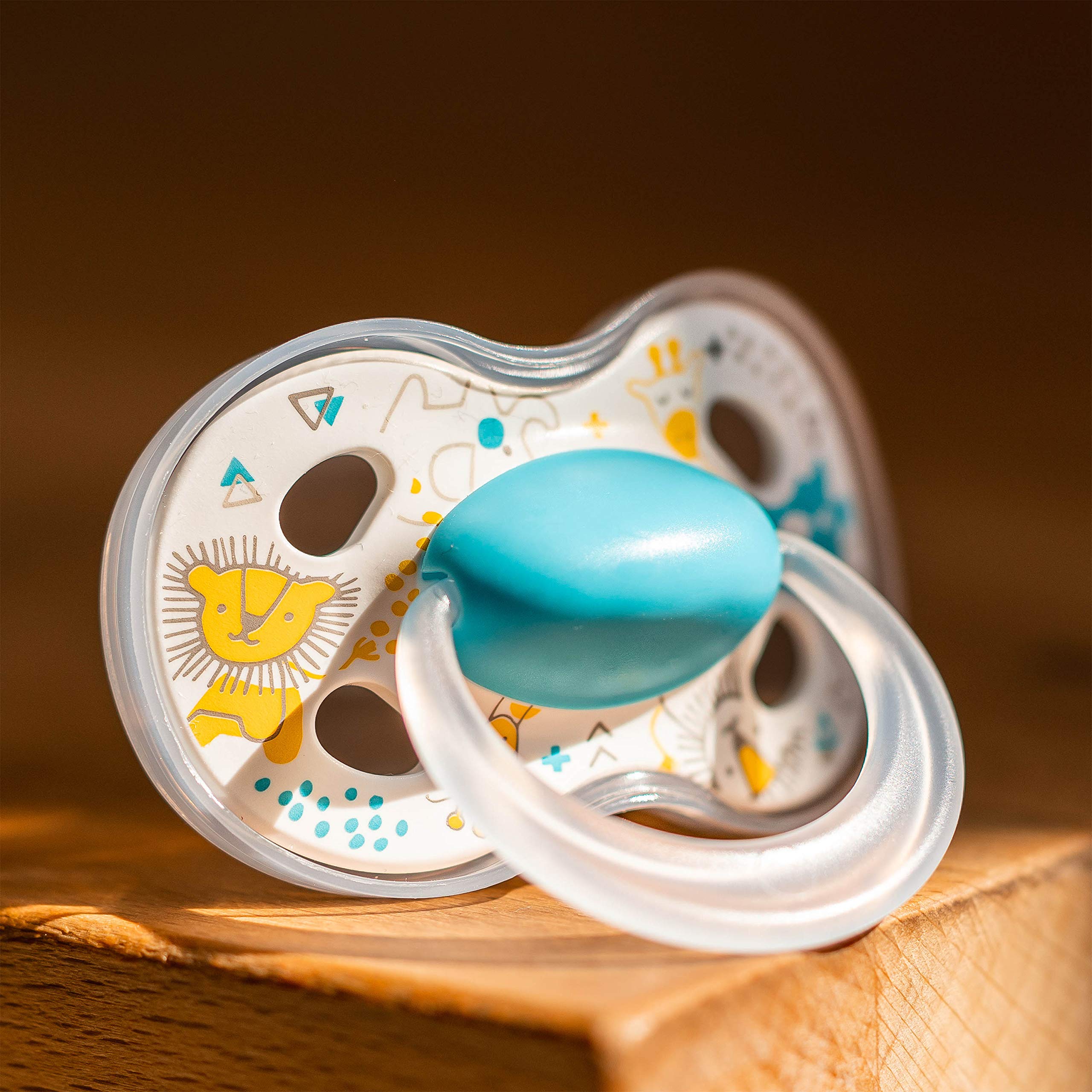 Medela Baby Pacifier | 0-6 Months | BPA-Free | Lightweight & Orthodontic | 2-Pack | Turquoise Blue and White with Baby Animals