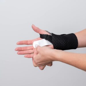 dr. support hybrid wrist brace with hot cold gel pack and removable splint for wrist and other injuries