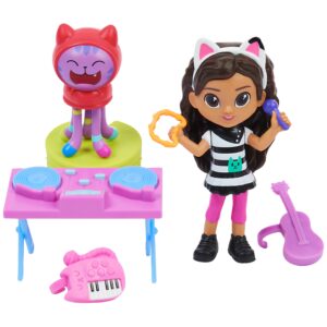 gabby's dollhouse, kitty karaoke set with 2 toy figures, 2 accessories, delivery and furniture piece, kids toys for ages 3 and up