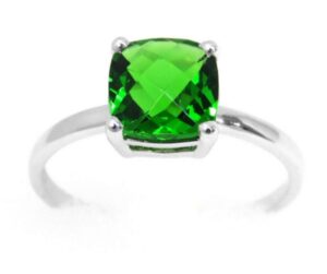 r90808g classic style green helenite cushion cut 8mm (1.6ct) sterling silver ring (green, 7)