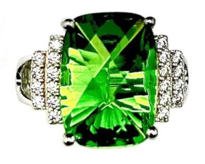 r4933g cushion cut 10x14mm 5.5ct forest green helenite sterling silver modern ring (green, 8)