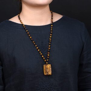 MQRHN Tiger's Eye Pendant Hand Carved Energy Healing Tiger Necklace With Bead Chain Lucky Amulet Crystal Jewelry For Women Men