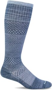 sockwell women's micro grade moderate graduated compression sock, denim - m/l